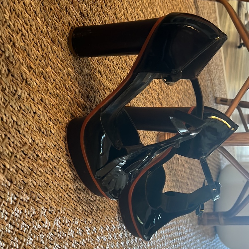 Pour La Victoire Spectator Platform Heels - Gem